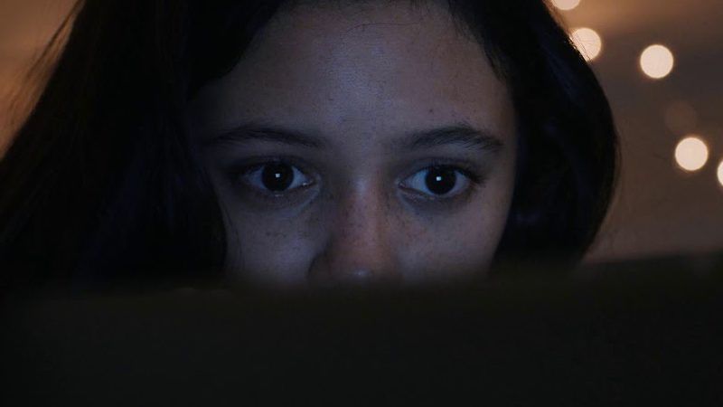 Garota lida com consequências após tragédia no trailer do longa The ...